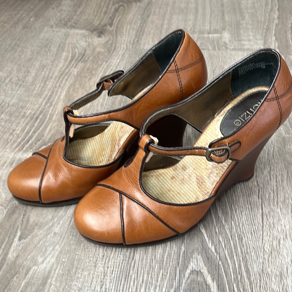 kenzie | Shoes | Kenzie Chelsea Retro Tan Leather T Strap Wedge Heels ...